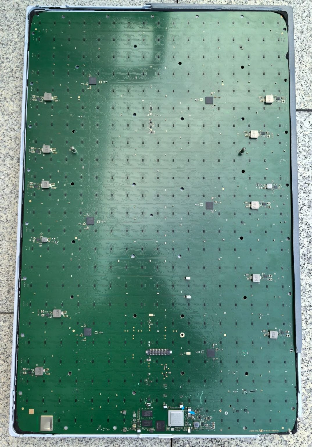 第三代星链starlink终端拆解 – 极客岛